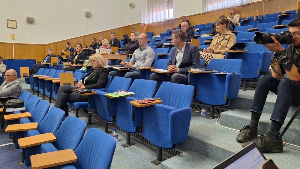 AKTUALNI SAT GRADSKOG VIJEĆA Dragić: Što to curi sa zadarskih Bedema ...